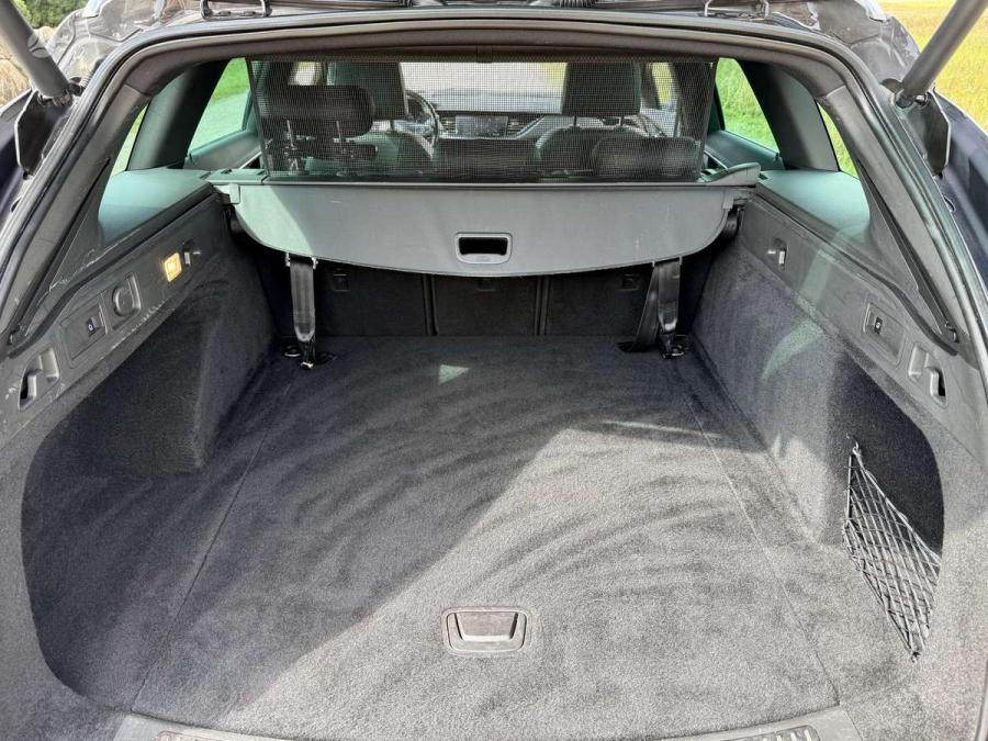 Grey Opel Insignia 2021 in Vilkaviskis, with an engine capacity of 1.96 L and mileage of 221 thousand km for 11500 €, photo 28 on AUTOMOTO.COM.LV