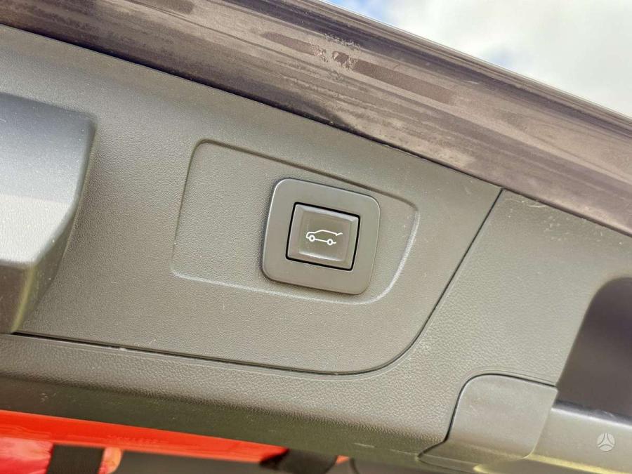 Grey Opel Insignia 2021 in Vilkaviskis, with an engine capacity of 1.96 L and mileage of 221 thousand km for 11500 €, photo 29 on AUTOMOTO.COM.LV