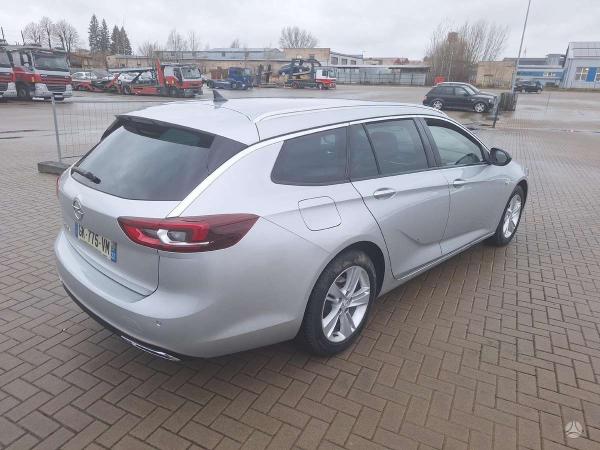 Grey Opel Insignia 2022 in Taurage, with an engine capacity of 2.00 L and mileage of 220 thousand km for 10900 €, photo 3 on AUTOMOTO.COM.LV