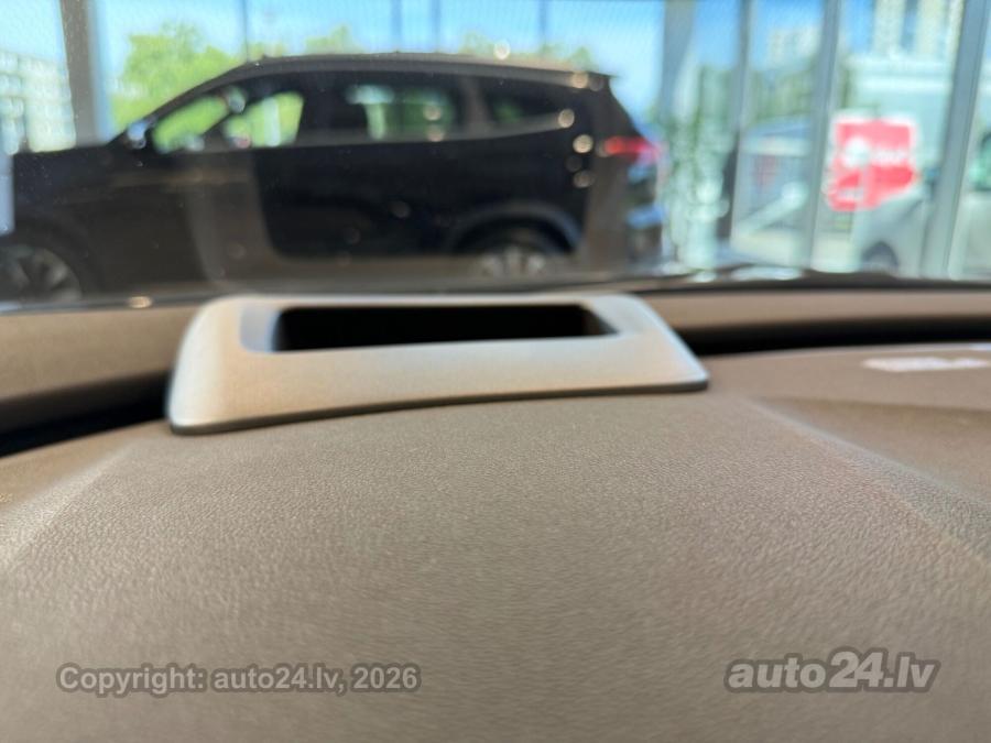 Grey Opel Insignia 2022 in Tallinn, with an engine capacity of 2.00 L and mileage of 73 thousand km for 19990 €, photo 13 on AUTOMOTO.COM.LV