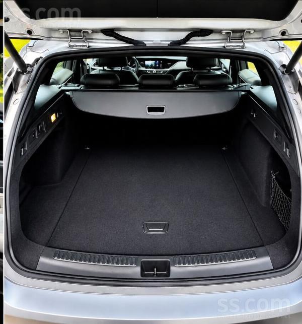 Grey Opel Insignia 2022 in Riga, with an engine capacity of 2.00 L and mileage of 165 thousand km for 13200 €, photo 10 on AUTOMOTO.COM.LV