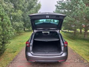 Grey Opel Insignia 2022 in Tartu, with an engine capacity of 2.00 L and mileage of 176 thousand km for 12390 €, photo 12 on AUTOMOTO.COM.LV