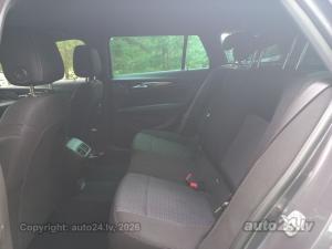 Grey Opel Insignia 2022 in Tartu, with an engine capacity of 2.00 L and mileage of 176 thousand km for 12390 €, photo 13 on AUTOMOTO.COM.LV