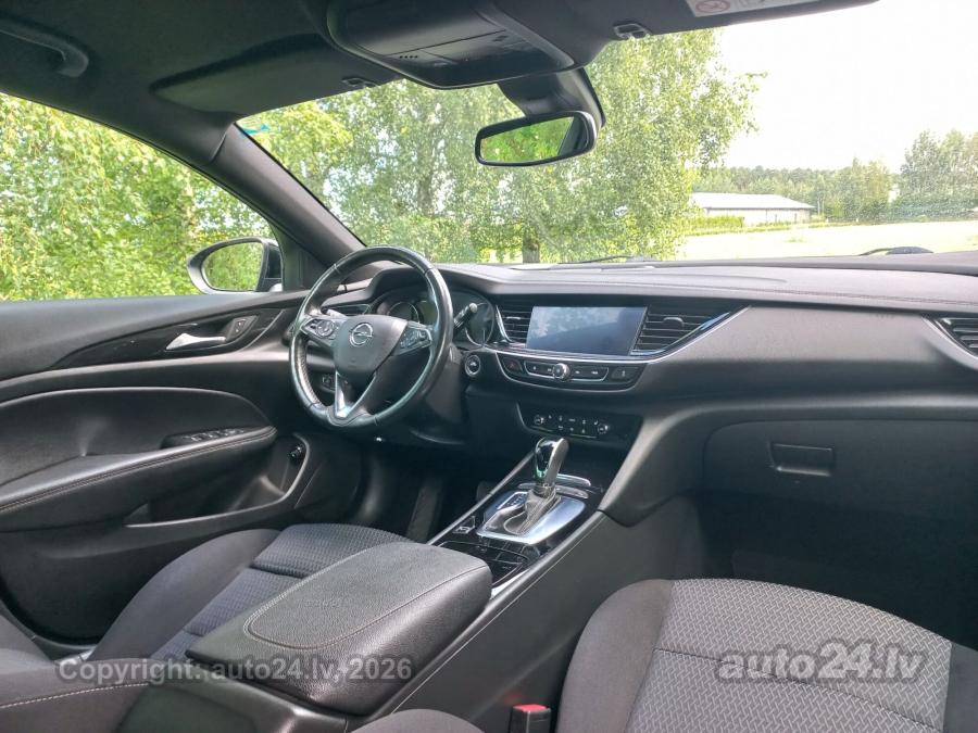 Grey Opel Insignia 2022 in Tartu, with an engine capacity of 2.00 L and mileage of 176 thousand km for 12390 €, photo 17 on AUTOMOTO.COM.LV