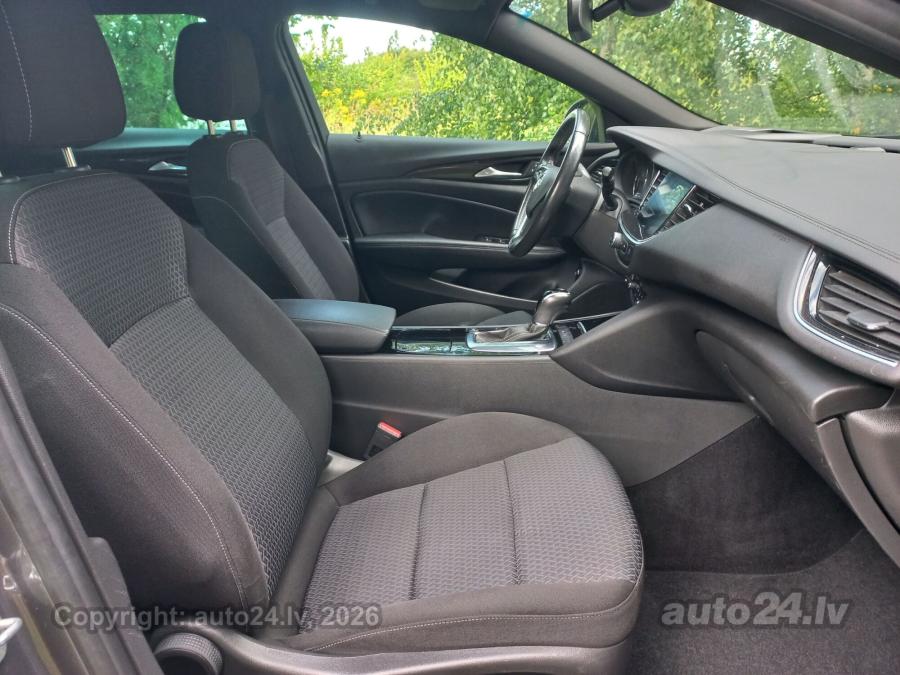 Grey Opel Insignia 2022 in Tartu, with an engine capacity of 2.00 L and mileage of 176 thousand km for 12390 €, photo 18 on AUTOMOTO.COM.LV