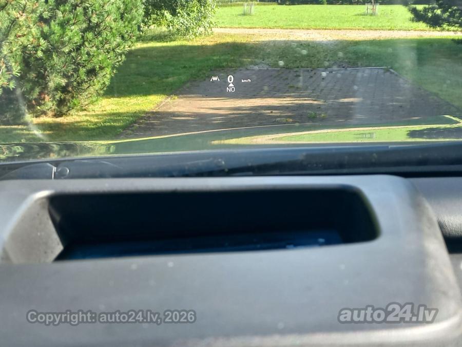 Grey Opel Insignia 2022 in Tartu, with an engine capacity of 2.00 L and mileage of 176 thousand km for 12390 €, photo 21 on AUTOMOTO.COM.LV