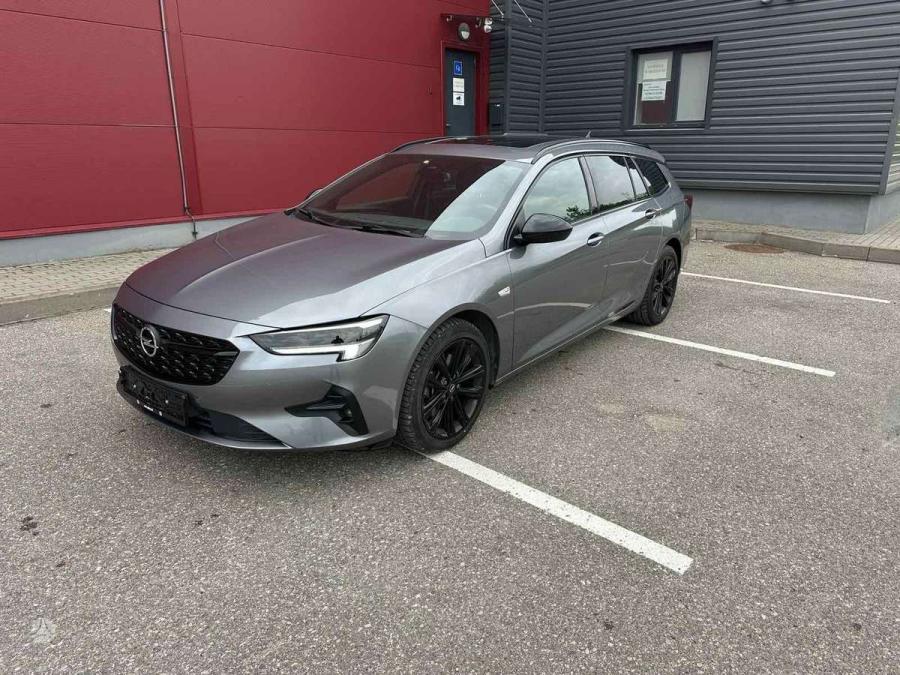 Grey Opel Insignia 2022 in Kaunas, with an engine capacity of 1.50 L and mileage of 108 thousand km for 13950 €, photo 1 on AUTOMOTO.COM.LV