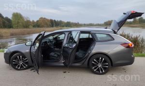 Grey Opel Insignia 2022 in Ogre, with an engine capacity of 2.00 L and mileage of 102 thousand km for 12500 €, photo 9 on AUTOMOTO.COM.LV