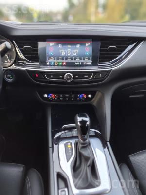 Grey Opel Insignia 2022 in Ogre, with an engine capacity of 2.00 L and mileage of 102 thousand km for 12500 €, photo 17 on AUTOMOTO.COM.LV