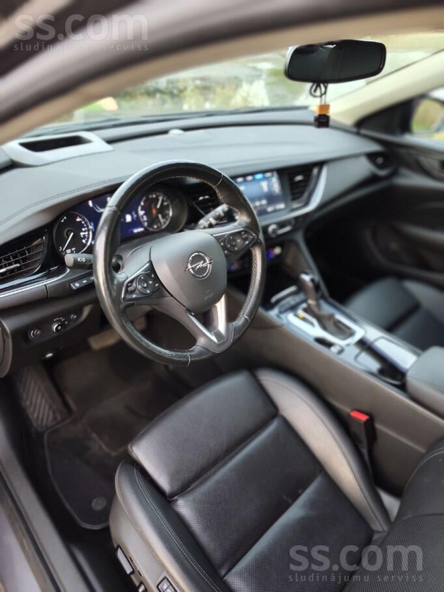 Grey Opel Insignia 2022 in Ogre, with an engine capacity of 2.00 L and mileage of 102 thousand km for 12500 €, photo 20 on AUTOMOTO.COM.LV