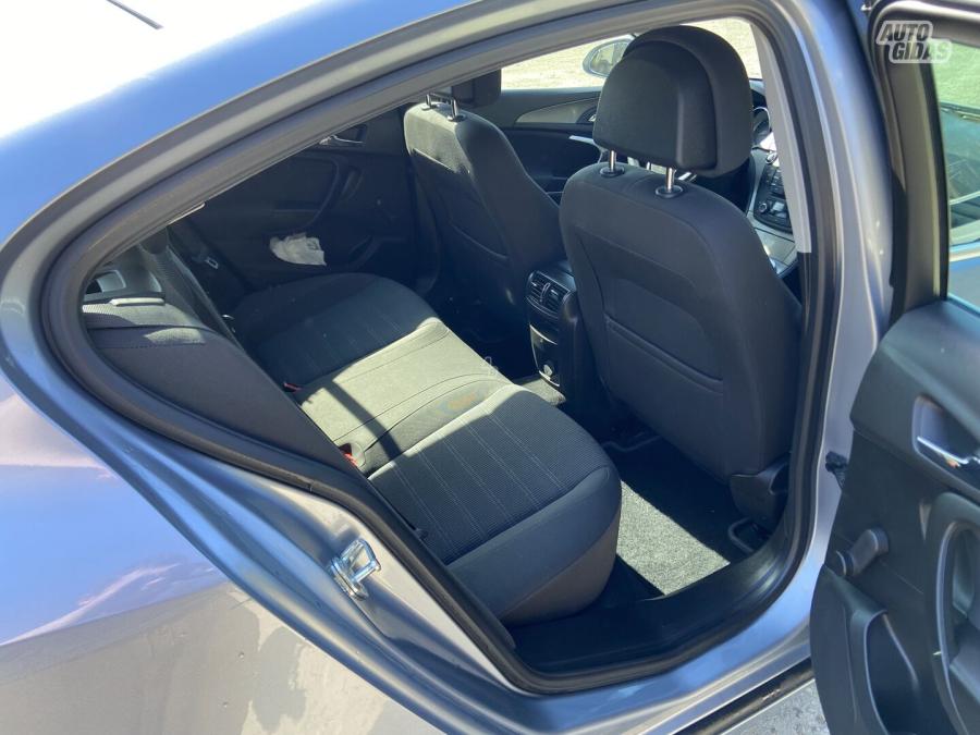 Opel Insignia 2008 in Kelme, with an engine capacity of 1.80 L and mileage of 188 thousand km for 3200 €, photo 17 on AUTOMOTO.COM.LV