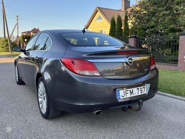 Opel Insignia 2008 in Mazeikiai, with an engine capacity of 1.96 L and mileage of 225 thousand km for 1950 €, photo 3 on AUTOMOTO.COM.LV