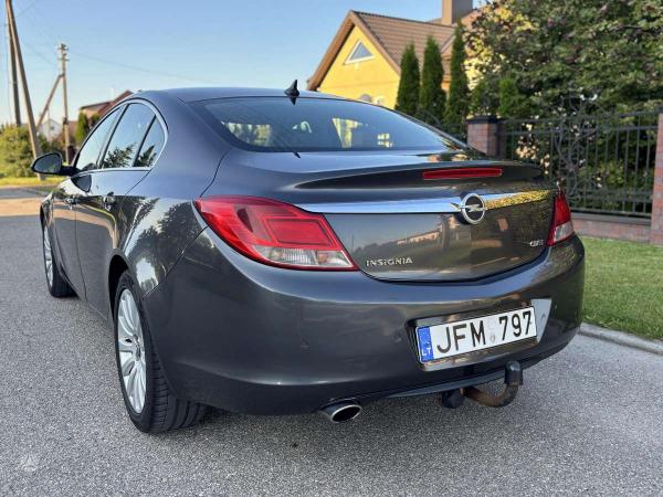 Opel Insignia 2008 in Mazeikiai, with an engine capacity of 1.96 L and mileage of 225 thousand km for 1950 €, photo 4 on AUTOMOTO.COM.LV