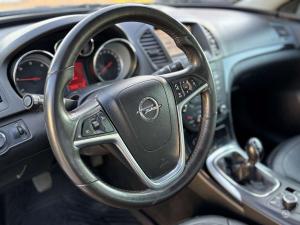 Opel Insignia 2008 in Mazeikiai, with an engine capacity of 1.96 L and mileage of 225 thousand km for 1950 €, photo 17 on AUTOMOTO.COM.LV
