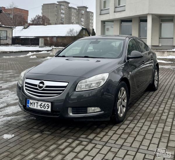 Opel Insignia 2009 in Kaunas, with an engine capacity of 1.80 L and mileage of 328 thousand km for 2499 €, photo 1 on AUTOMOTO.COM.LV