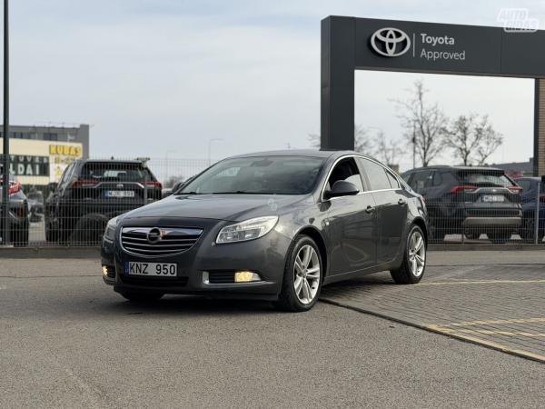 Opel Insignia 2010 in Siauliai, with an engine capacity of 2.00 L and mileage of 227 thousand km for 2350 €, photo 2 on AUTOMOTO.COM.LV