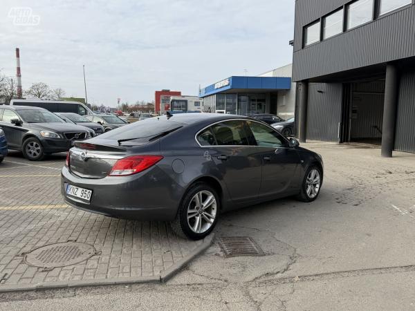 Opel Insignia 2010 in Siauliai, with an engine capacity of 2.00 L and mileage of 227 thousand km for 2350 €, photo 5 on AUTOMOTO.COM.LV