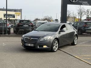 Opel Insignia 2010 in Siauliai, with an engine capacity of 2.00 L and mileage of 227 thousand km for 2350 €, photo 2 on AUTOMOTO.COM.LV