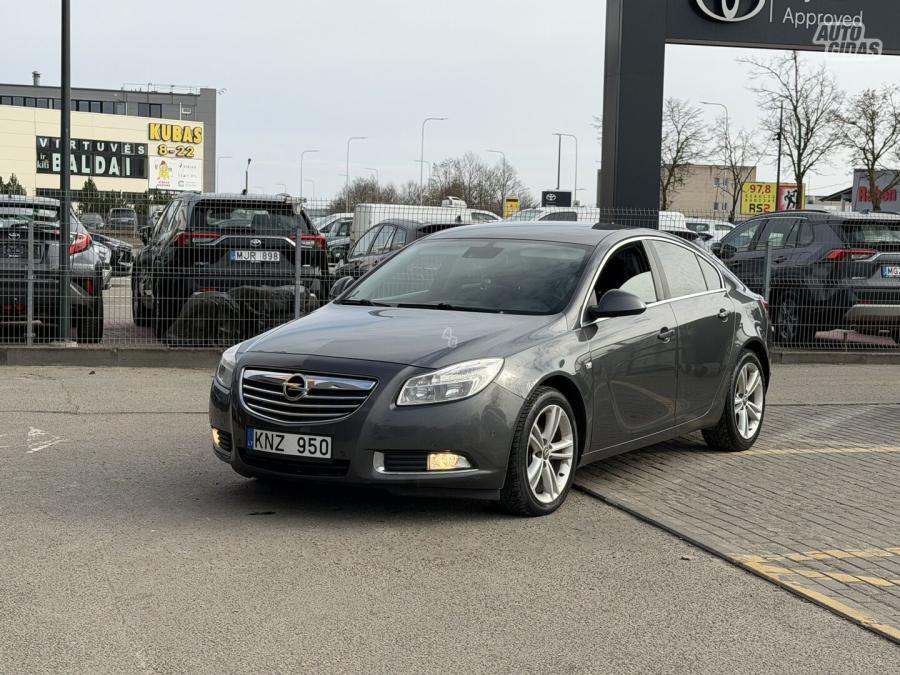 Opel Insignia 2010 in Siauliai, with an engine capacity of 2.00 L and mileage of 227 thousand km for 2350 €, photo 2 on AUTOMOTO.COM.LV