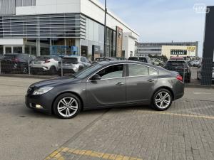 Opel Insignia 2010 in Siauliai, with an engine capacity of 2.00 L and mileage of 227 thousand km for 2350 €, photo 4 on AUTOMOTO.COM.LV