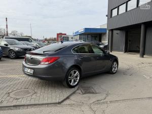 Opel Insignia 2010 in Siauliai, with an engine capacity of 2.00 L and mileage of 227 thousand km for 2350 €, photo 5 on AUTOMOTO.COM.LV