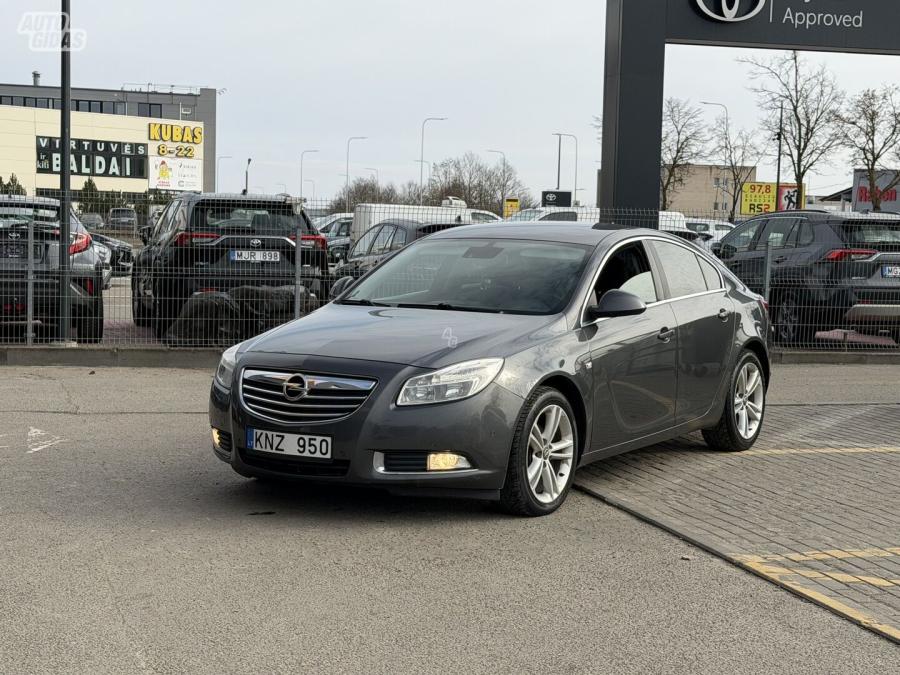 Opel Insignia 2010 in Siauliai, with an engine capacity of 2.00 L and mileage of 227 thousand km for 2350 €, photo 3 on AUTOMOTO.COM.LV
