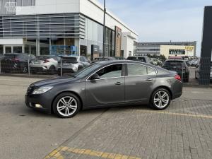 Opel Insignia 2010 in Siauliai, with an engine capacity of 2.00 L and mileage of 227 thousand km for 2350 €, photo 5 on AUTOMOTO.COM.LV