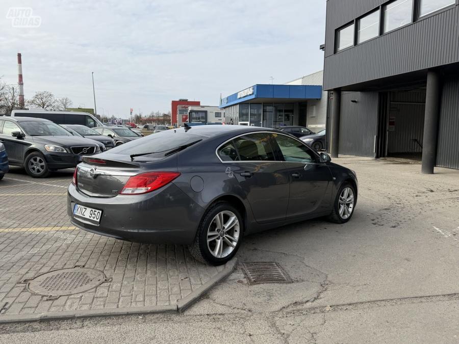 Opel Insignia 2010 in Siauliai, with an engine capacity of 2.00 L and mileage of 227 thousand km for 2350 €, photo 6 on AUTOMOTO.COM.LV