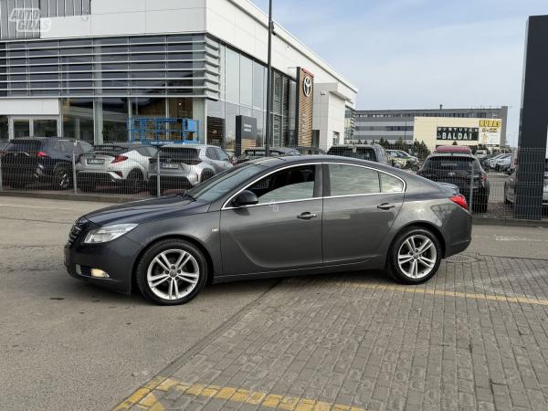 Opel Insignia 2010 in Siauliai, with an engine capacity of 2.00 L and mileage of 227 thousand km for 2350 €, photo 4 on AUTOMOTO.COM.LV