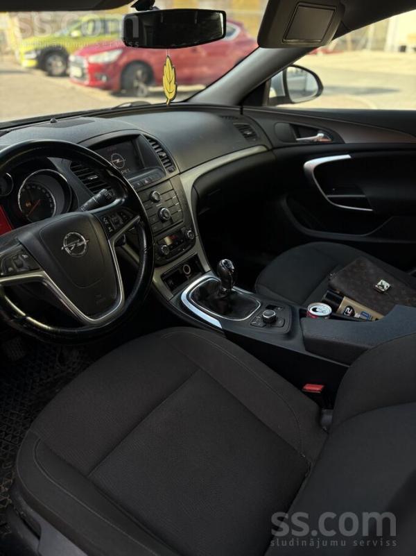 Opel Insignia 2010 in Kuldiga, with an engine capacity of 2.00 L and mileage of 0 thousand km for 2300 €, photo 5 on AUTOMOTO.COM.LV