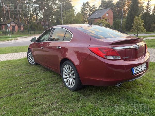 Opel Insignia 2010 Daugavpils, ar dzinēja tilpumu 2.00 L un nobraukumu 323 tūkst. km par 4500 €, foto 4 vietnē AUTOMOTO.COM.LV