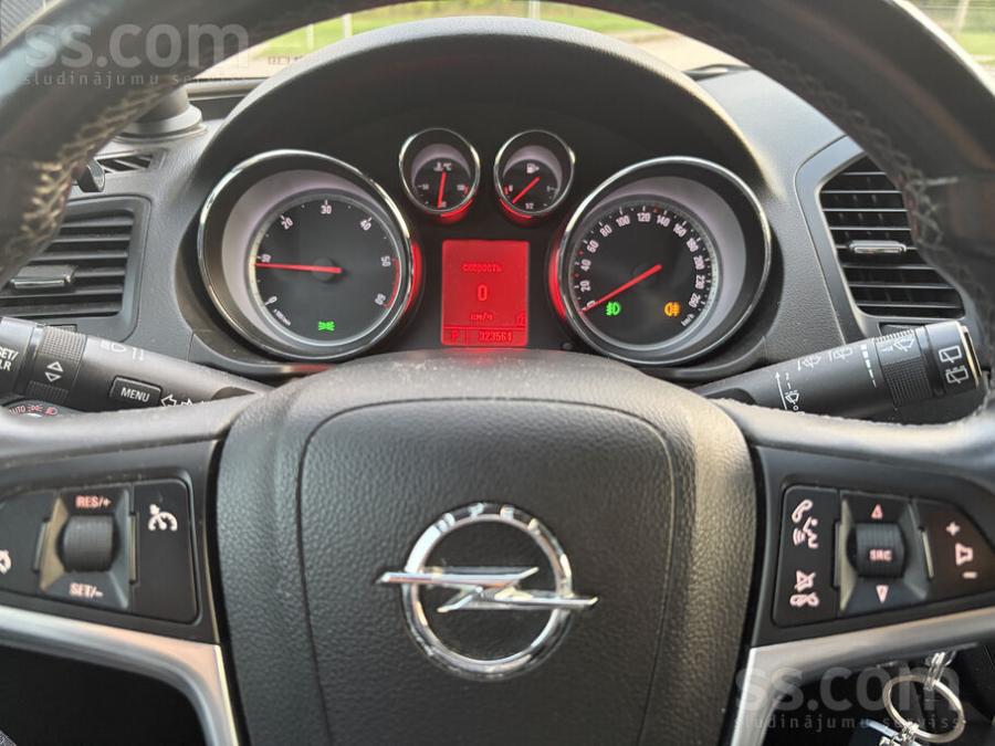 Opel Insignia 2010 Daugavpils, ar dzinēja tilpumu 2.00 L un nobraukumu 323 tūkst. km par 4500 €, foto 8 vietnē AUTOMOTO.COM.LV