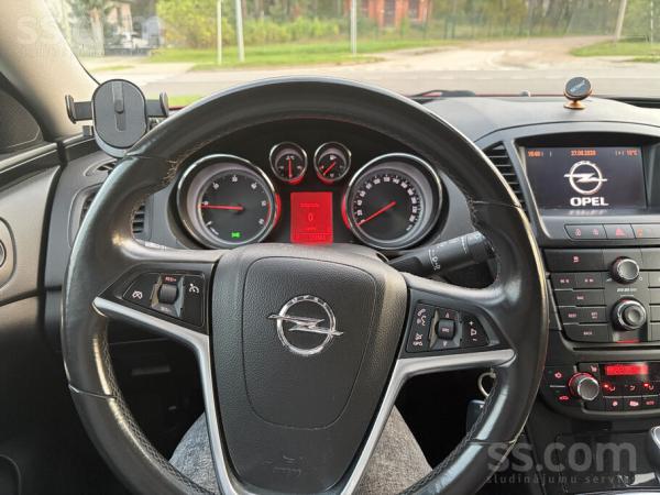 Opel Insignia 2010 Daugavpils, ar dzinēja tilpumu 2.00 L un nobraukumu 323 tūkst. km par 4500 €, foto 11 vietnē AUTOMOTO.COM.LV