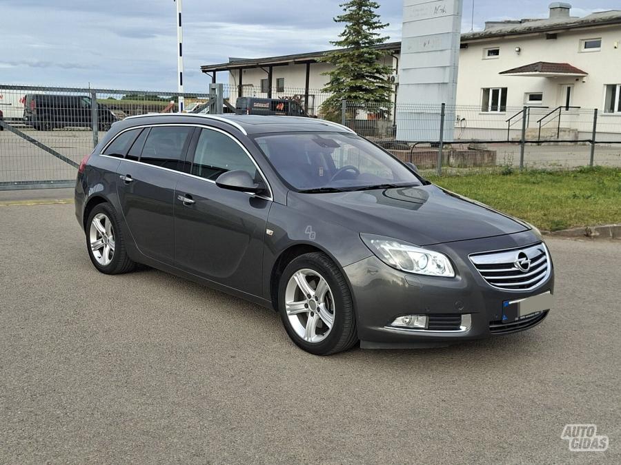 Opel Insignia 2011 in Siauliai, with an engine capacity of 2.00 L and mileage of 258 thousand km for 3000 €, photo 1 on AUTOMOTO.COM.LV
