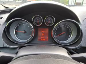 Opel Insignia 2011 in Siauliai, with an engine capacity of 2.00 L and mileage of 258 thousand km for 3000 €, photo 9 on AUTOMOTO.COM.LV
