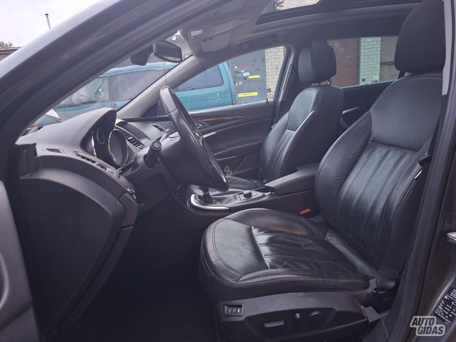 Opel Insignia 2011 in Siauliai, with an engine capacity of 2.00 L and mileage of 258 thousand km for 3000 €, photo 11 on AUTOMOTO.COM.LV