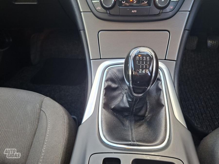Opel Insignia 2011 in Klaipeda, with an engine capacity of 2.00 L and mileage of 222 thousand km for 1900 €, photo 15 on AUTOMOTO.COM.LV