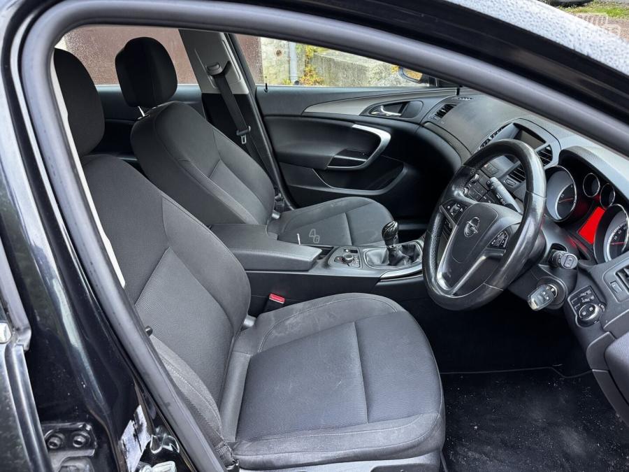 Opel Insignia 2012 in Siauliai, with an engine capacity of 2.00 L and mileage of 292 thousand km for 1050 €, photo 9 on AUTOMOTO.COM.LV