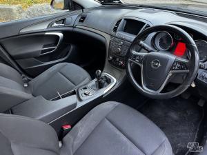 Opel Insignia 2012 in Siauliai, with an engine capacity of 2.00 L and mileage of 292 thousand km for 1050 €, photo 10 on AUTOMOTO.COM.LV