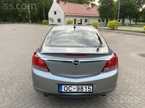 Opel Insignia 2013 in Jelgava, with an engine capacity of 2.00 L and mileage of 218 thousand km for 4500 €, photo 2 on AUTOMOTO.COM.LV