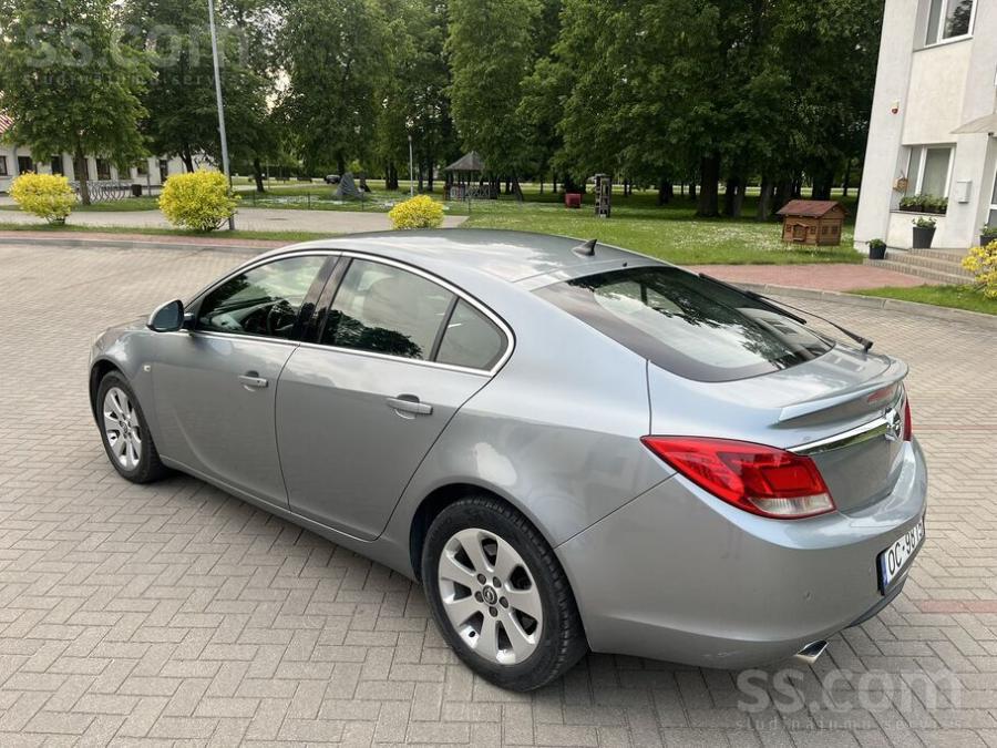 Opel Insignia 2013 in Jelgava, with an engine capacity of 2.00 L and mileage of 218 thousand km for 4500 €, photo 3 on AUTOMOTO.COM.LV