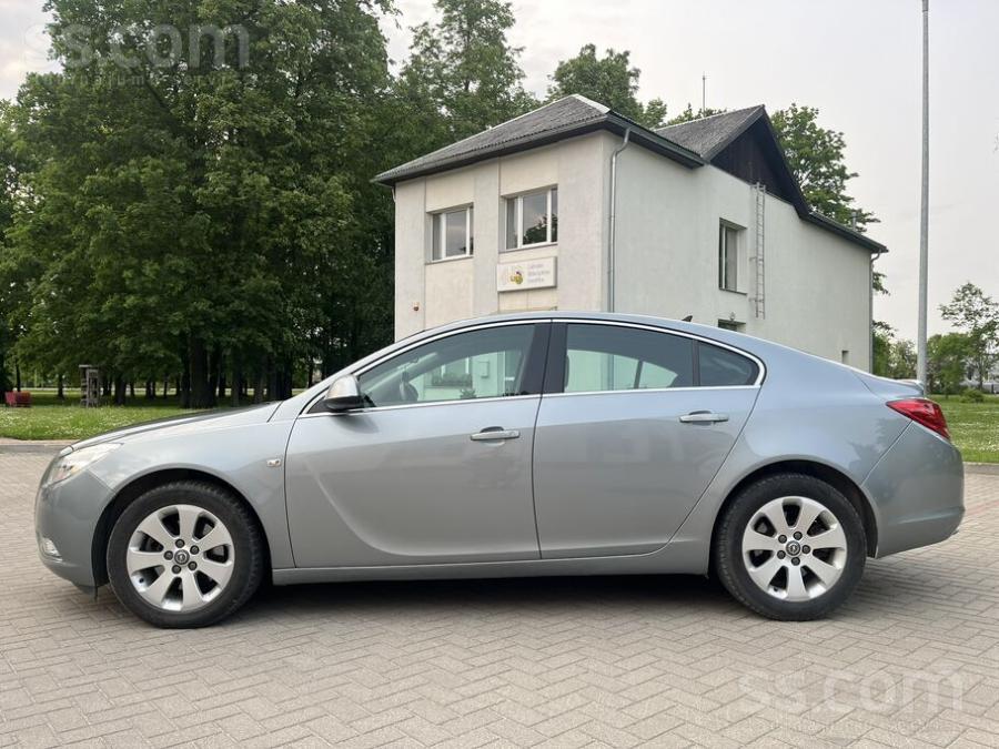 Opel Insignia 2013 in Jelgava, with an engine capacity of 2.00 L and mileage of 218 thousand km for 4500 €, photo 4 on AUTOMOTO.COM.LV