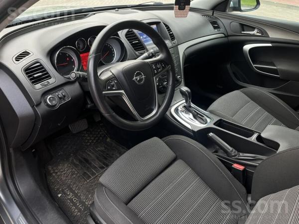 Opel Insignia 2013 in Jelgava, with an engine capacity of 2.00 L and mileage of 218 thousand km for 4500 €, photo 9 on AUTOMOTO.COM.LV