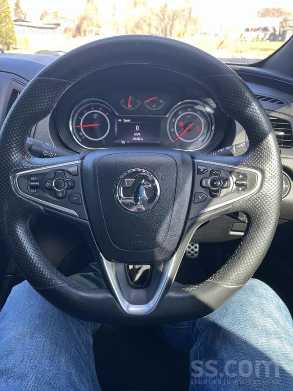 Opel Insignia 2014 in Liepaja, with an engine capacity of 2.00 L and mileage of 230 thousand km for 1800 €, photo 8 on AUTOMOTO.COM.LV