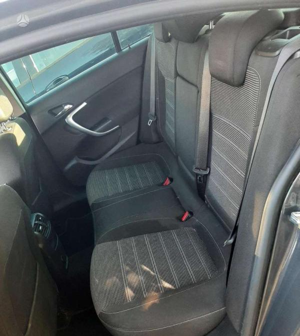 Opel Insignia 2014 Marijampole, ar dzinēja tilpumu 1.60 L un nobraukumu 177 tūkst. km par 3450 €, foto 9 vietnē AUTOMOTO.COM.LV