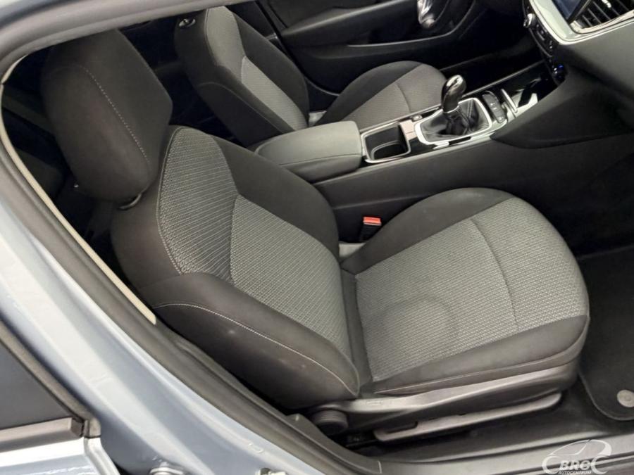 Opel Insignia 2017 in Vilnius, with an engine capacity of 1.60 L and mileage of 212 thousand km for 7900 €, photo 6 on AUTOMOTO.COM.LV