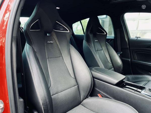 Opel Insignia 2018 in Utena, with an engine capacity of 1.96 L and mileage of 161 thousand km for 18650 €, photo 10 on AUTOMOTO.COM.LV