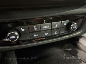 Opel Insignia 2018 in Tallinn, with an engine capacity of 1.50 L and mileage of 128 thousand km for 12990 €, photo 14 on AUTOMOTO.COM.LV