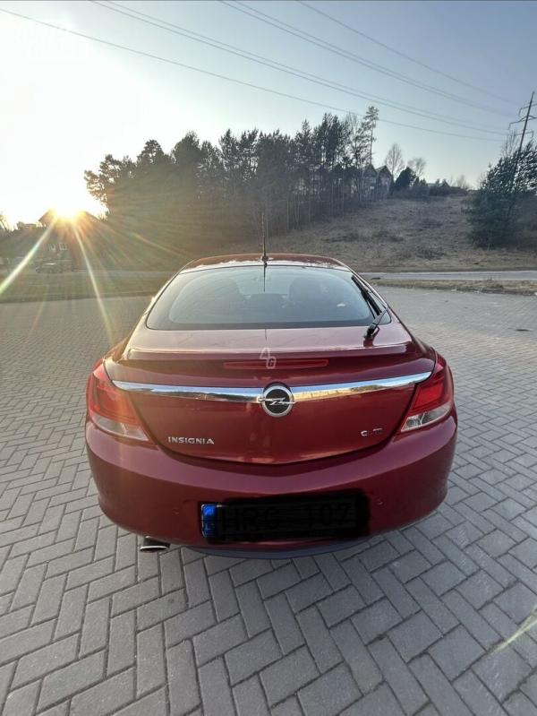 Red Opel Insignia 2010 in Vilnius, with an engine capacity of 1.90 L and mileage of 271 thousand km for 3200 €, photo 2 on AUTOMOTO.COM.LV