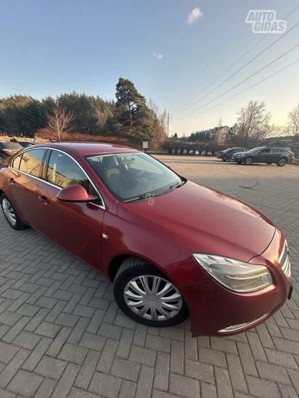 Red Opel Insignia 2010 in Vilnius, with an engine capacity of 1.90 L and mileage of 271 thousand km for 3200 €, photo 3 on AUTOMOTO.COM.LV